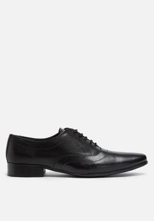 Men’s Formal Shoes Online | Buy Gino Paoli, Steve Madden & ALDO ...
